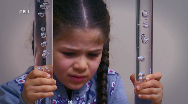 Elif pone en evidencia la crueldad de Arzu - Elif - mitelefe.com