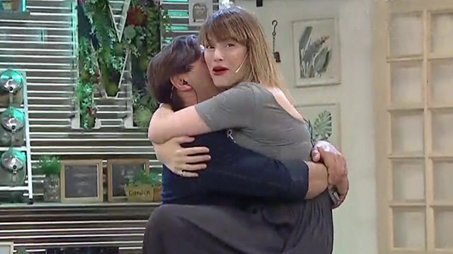 ¡besos Anti Martes 13 Morfi Todos A La Mesa