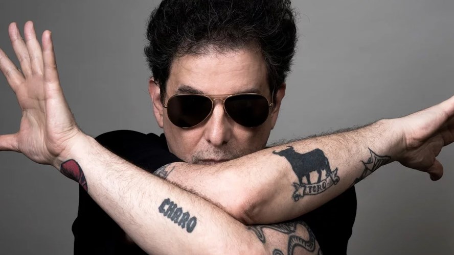 Andrés Calamaro le compuso una canción al cerdo de Lara Bernasconi ... Andrés Calamaro le compuso una canción al cerdo de Lara Bernasconi ...