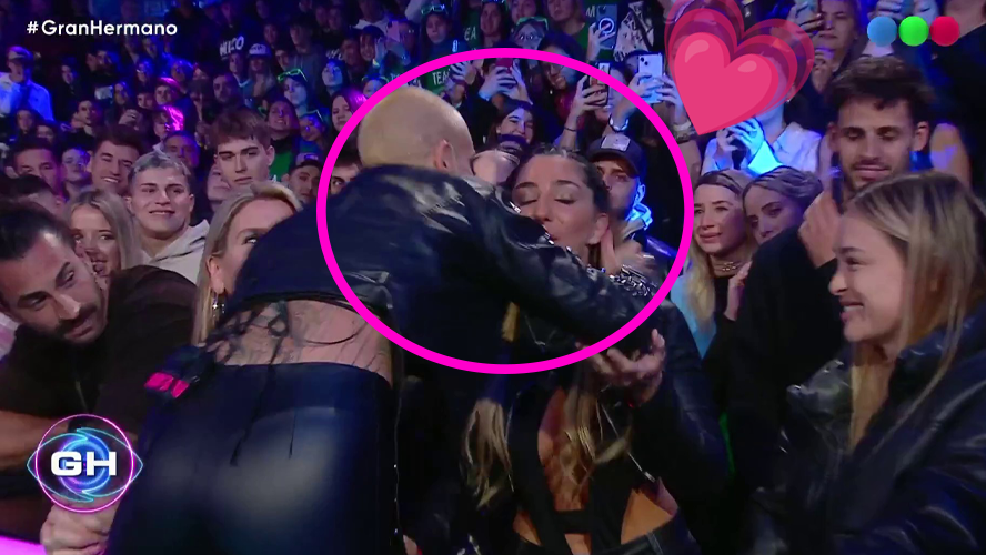 El beso más esperado entre Furia y Catalina - Gran Hermano - mitelefe.com El beso más esperado entre Furia y Catalina - Gran Hermano - mitelefe.com